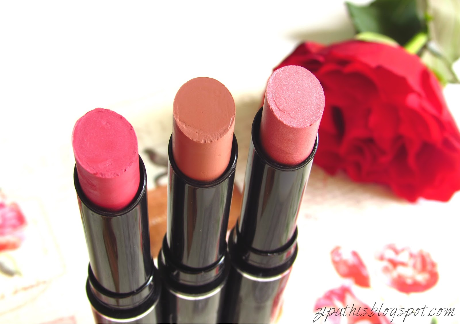 Avon Winged out mascara&Ultra Beauty lip stylo - Zipa This